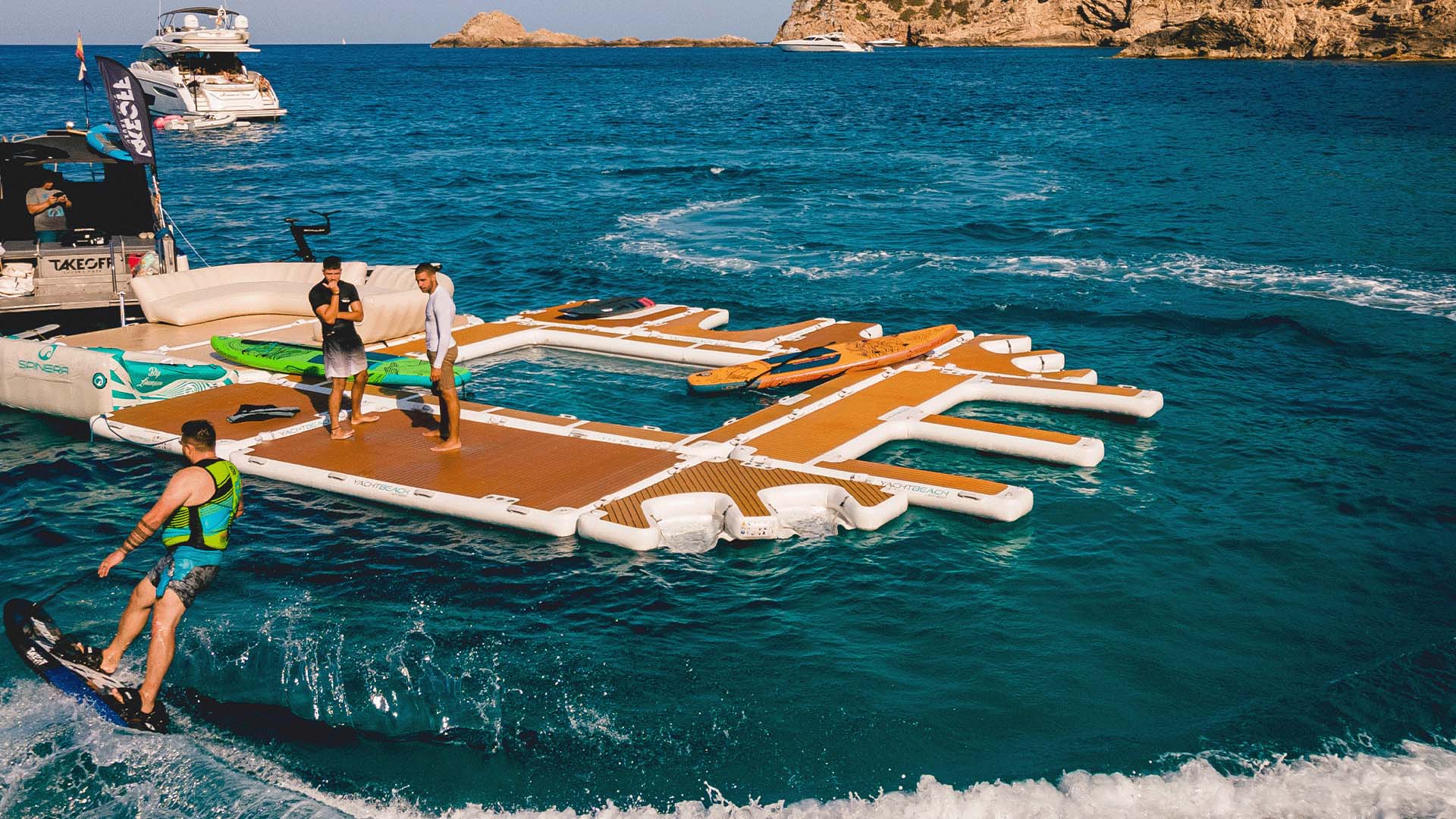 YachtBeach Toy Docks – Modular Docking for eFoils, Seabobs & More